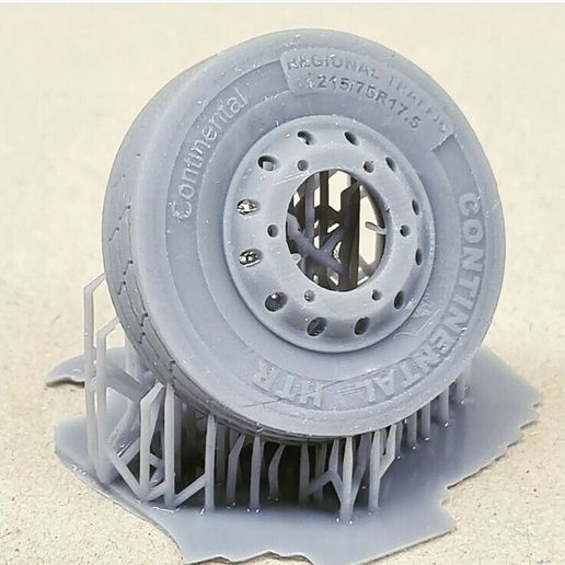 🚚 Continental HTR tyre 215/75R17.5 1/24 scale・ STL File for ・Cults