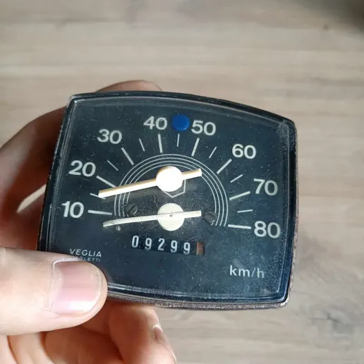 STL file Odometer needle for Vespa 50 Special/ Elestart 🪡 ・3D printer ...