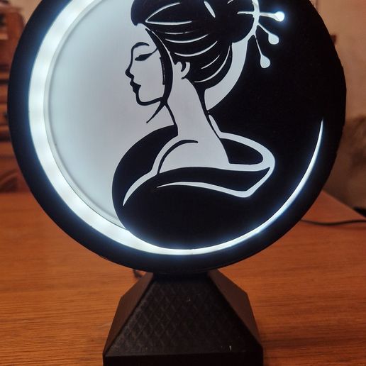 Free STL file LED USB 5V Lamp - Geisha with Yin and Yang Theme 💾 ・3D printer model to download・Cults
