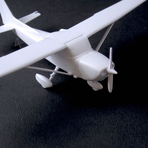 ️ Cessna 172 Skyhawk 1:72 - FDM・ 3D File for 3D printing・Cults