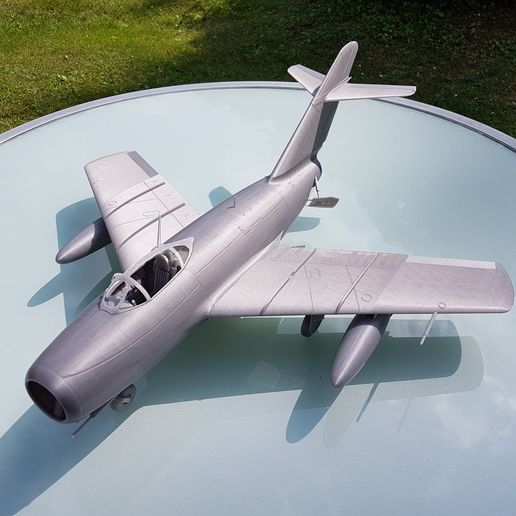 🛩️ MiG-15 - Detailed 1:16 scale model kit・ 3D File for ・Cults