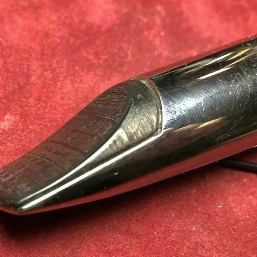 Fichier 3D gratuit Insertion d'une dent d'embouchure de saxophone 🎷 ...