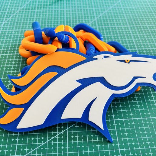 🏈 DENVER BRONCOS CHAIN・ STL File for 3D printing・Cults