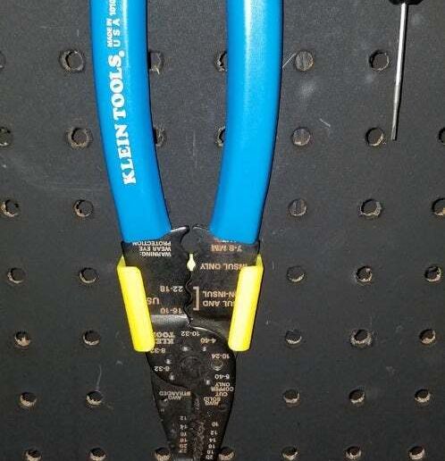 🏠 Wire stripper/cutter pegboard mount・Free STL File for ・Cults
