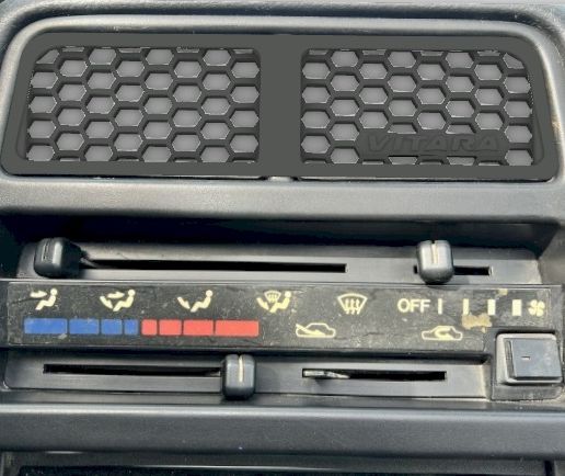 STL file Geo Tracker / Suzuki Sidekick Vitara 1990-1995 vent grill 🕹️ ...