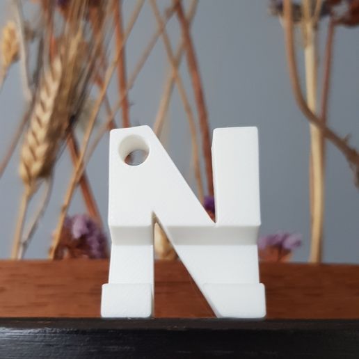 🗝️ Letter Keychain Phoneholder・Free STL File for 3D printing・Cults