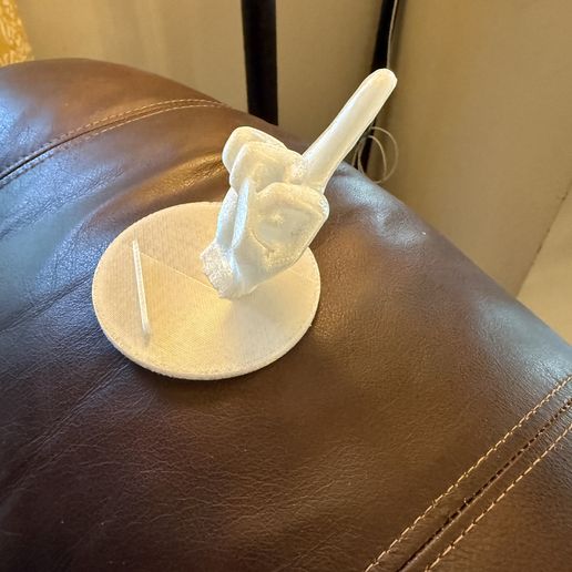 📞 Middle finger phone stand・3D Print with the AnkerMake m5 3D printer・Cults