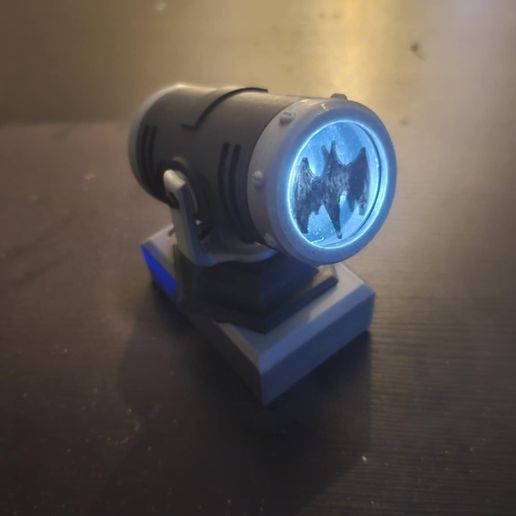 📽️ Mini Bat-Signal printable - with LED slot and interchangeable logo ...