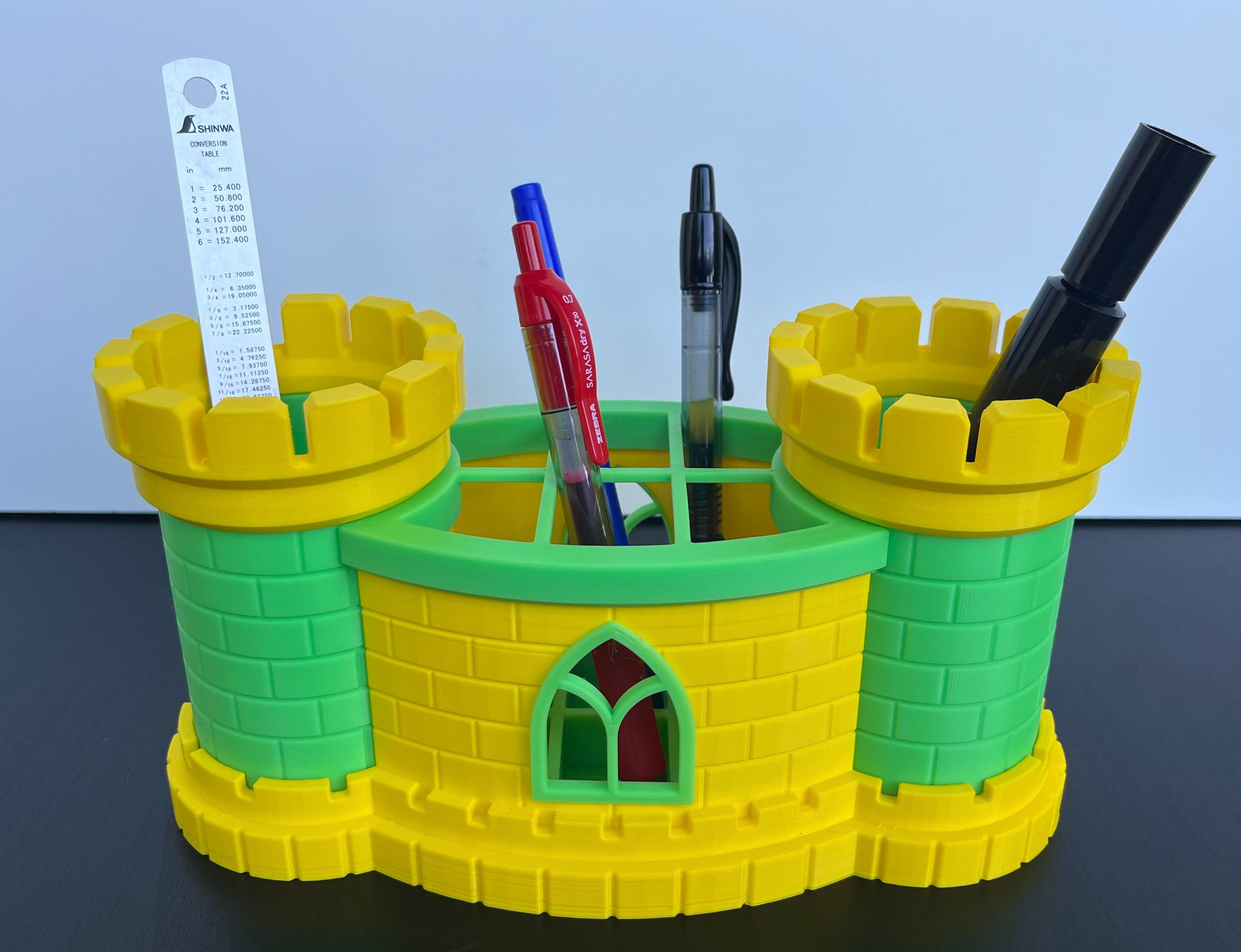 STL file TOWER CASTLE PEN PENCIL HOLDER・3D printing idea to download・Cults
