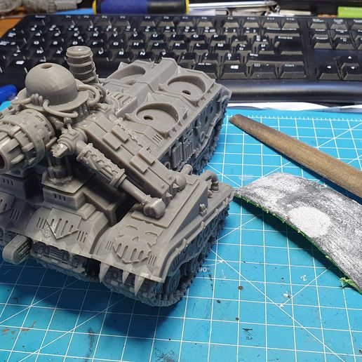 🪖 Chaos_tank_lord_skull・ STL File for 3D printing・Cults