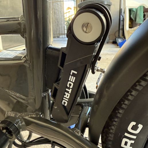 🔒 Lectric XP4 Lock behind seat mount・Free STL File for 3D printing・Cults