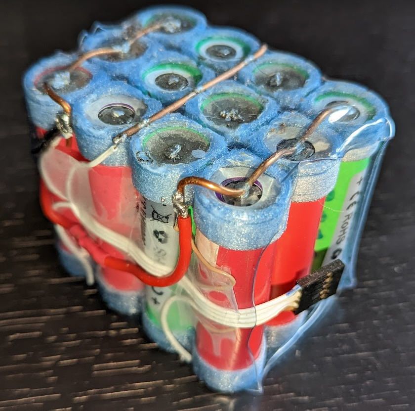 Free 3D file 4s3p, 4s4p 18650 battery pack・3D printer model to download・Cults