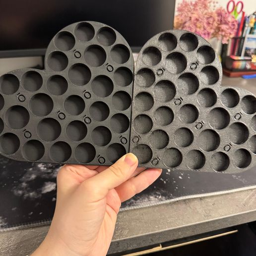 💜 Doterra bottles heart shaped support・ STL File for 3D printing・Cults
