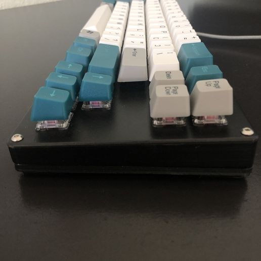 ⌨️ Custom 68-Key Mechanical Keyboard Case・Free STL File for ・Cults