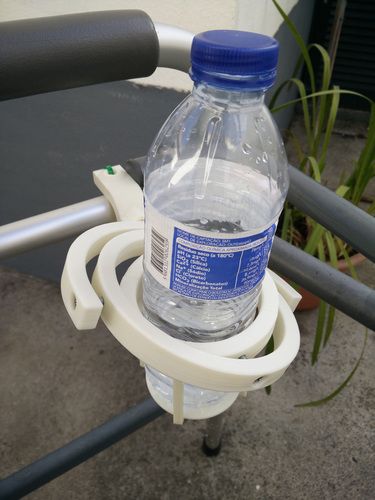 🦽 Self Aligning Cup/Bottle Holder・Free STL File for 3D printing・Cults