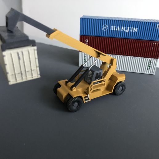 🚗 N Scale Container Reach Stacker・ STL File for 3D printing・Cults
