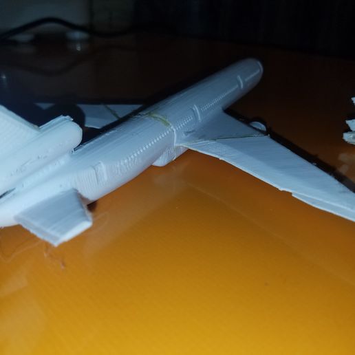 Free STL file Douglas DC-10 🎲 ・3D printer design to download・Cults