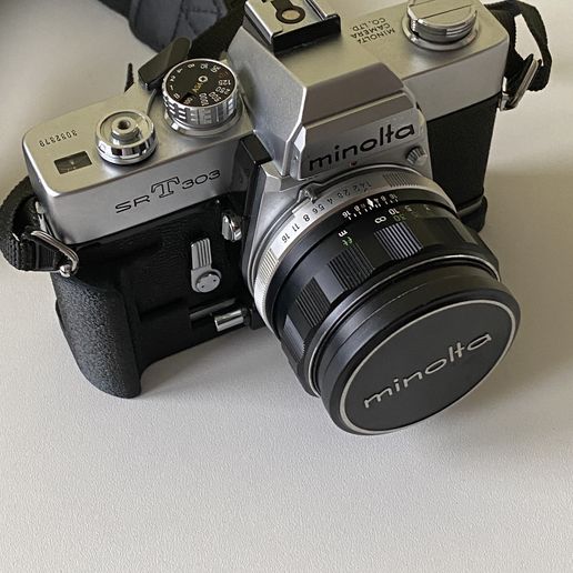 Minolta SRT303 Hand Grip・ STL File for 3D printing・Cults