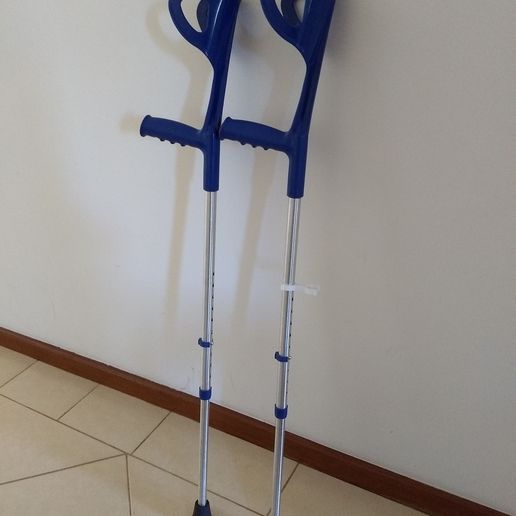 crutches clips