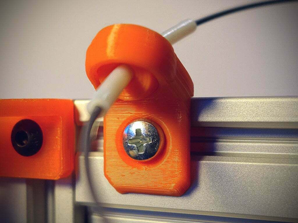 Archivo STL gratis Guía de filamentos de rótula para la extrusión 2040 ...