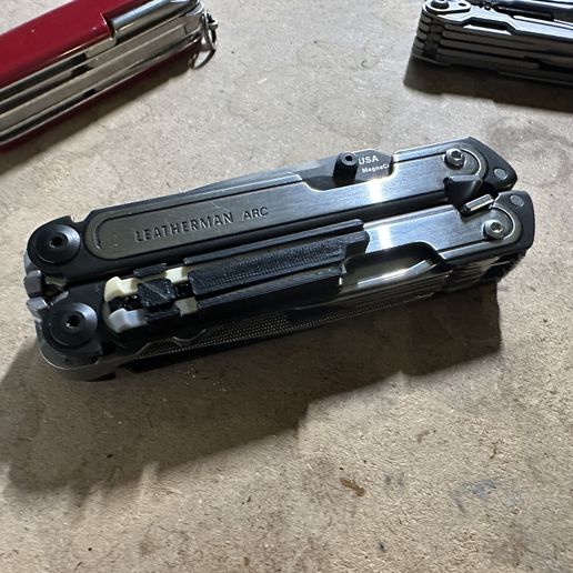 🦷 Leatherman Arc Victorinox tweezers and toothpick holder・ STL File for ...