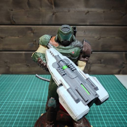 👤 DOOM SLAYER WHITH BGF・ STL File for ・Cults