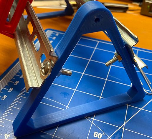 🤏 DIN rail stand small・Free 3D File for ・Cults