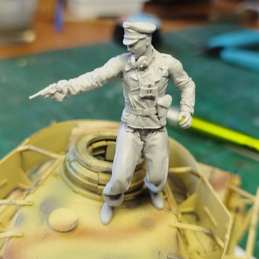 3D printable ww2 german tank $$ Officer • made with eleggo mars pro・Cults