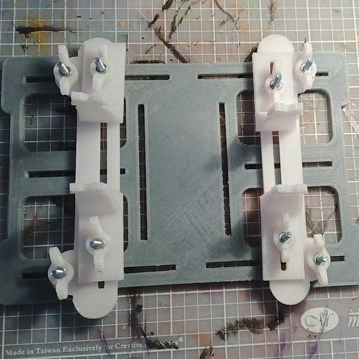 🏗️ Plastic model car/AFV vehicle building jig・ STL File for 3D printing ...