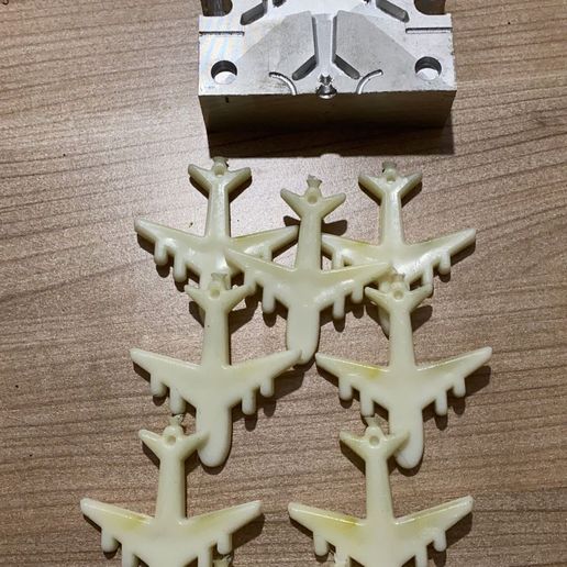 🛩️ Airplane keychain plastic injection mold・ STL File for CNC machining ...