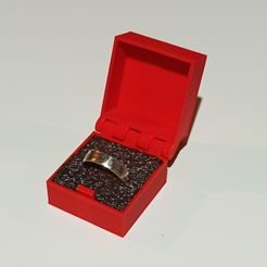 3D printable Hinged Box With Latch, Somewhat Parametric and Printable ...