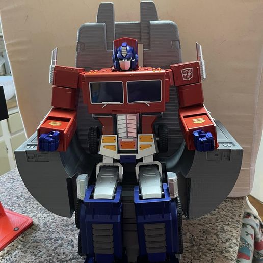 🪑 Elite Optimus Prime Chair and display stand・ STL File for ・Cults