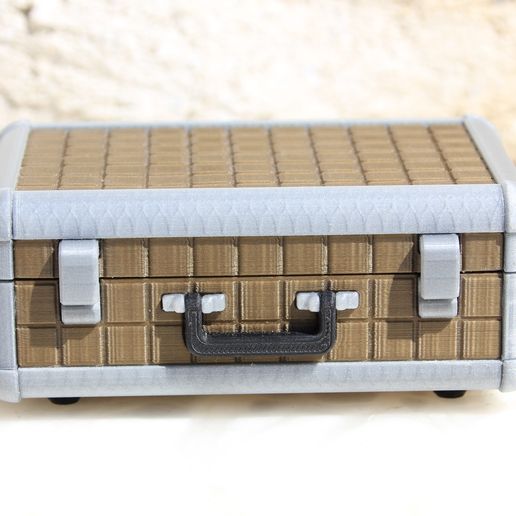 🧳 SD CARD CASE (x32)・ STL File for 3D printing・Cults