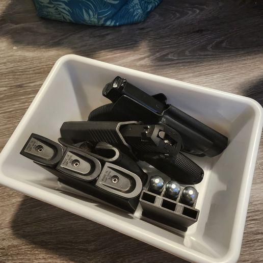 STL file Bersa BP9cc magazine holder / Stand 🔫 ・3D printing idea to ...