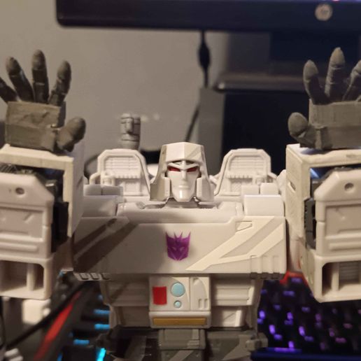 🤲 Interchangeable hands and maces for Siege Megatron・ STL File for 3D ...