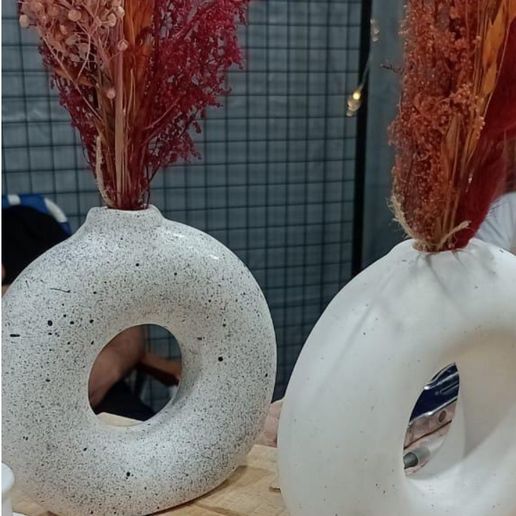 STL file Donnut Plant Mold 🌿 ・3D printer model to download・Cults