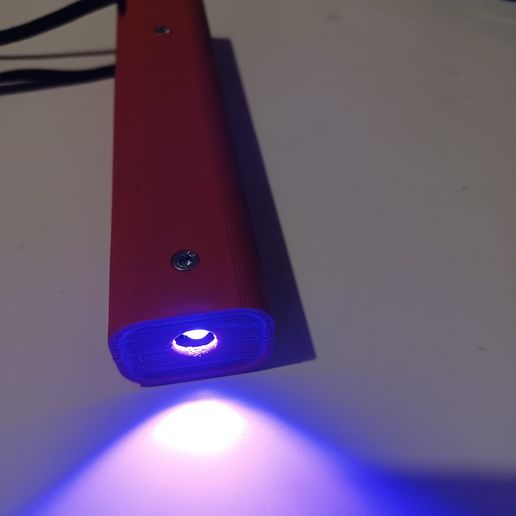 Free STL file UV lamp -UV baterka 🔦 ・3D printable design to download・Cults