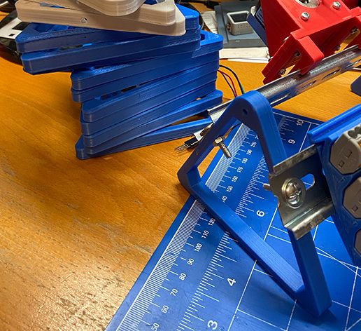 🤏 DIN rail stand small・Free 3D File for ・Cults