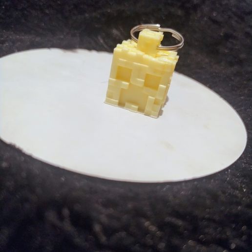 STL file Creeper Keychain 🗝️ ・3D printable model to download・Cults