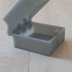 3D printable Hinged Box With Latch, Somewhat Parametric and Printable ...
