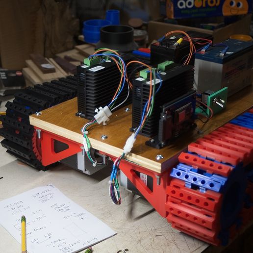 🤖 Robot tracks with sprockets・3D Print with the shipmodeller 3D printer ...