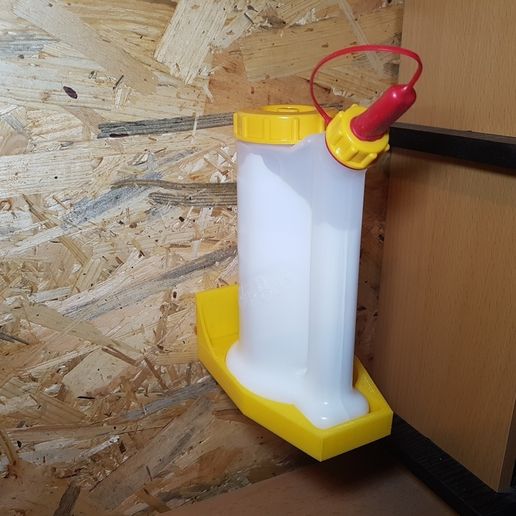 Free 3D file Glu Bot wall bracket 🤖 ・3D printing idea to download・Cults