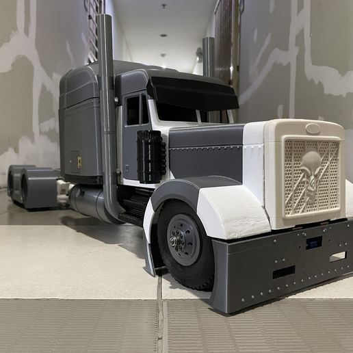 🚚 Peterbilt 379 scale 1/10 RC truck・ STL File for 3D printing・Cults