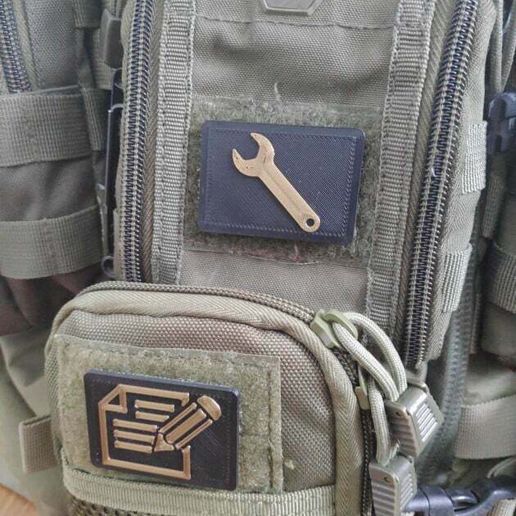 🪖 Molle/Velcro pouch tag - Bicolor・Free STL File for 3D printing・Cults