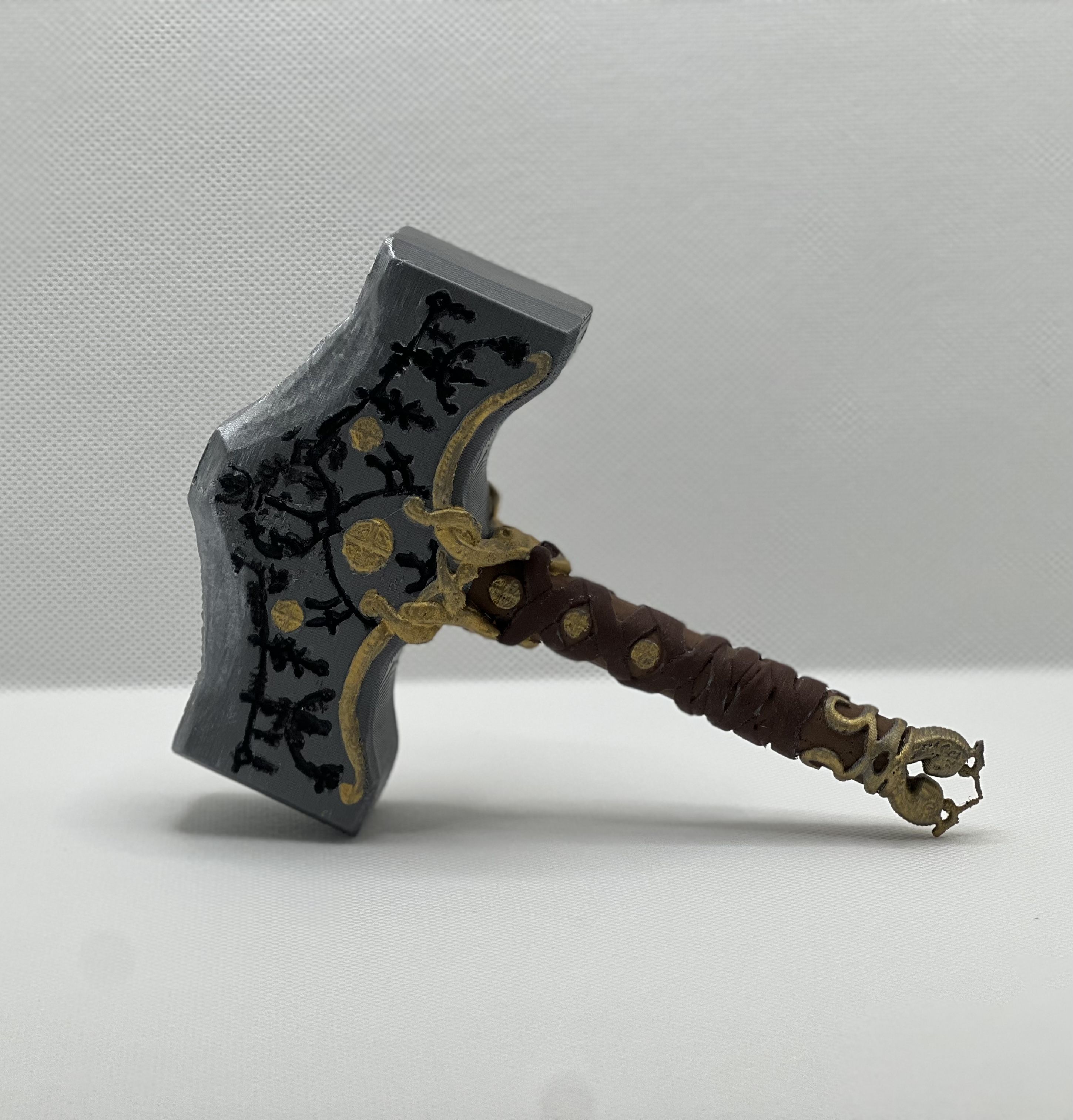 Mjolnir GOD OF WAR: Ragnarok Life Size imprimible en 3D • Hecho con una ...