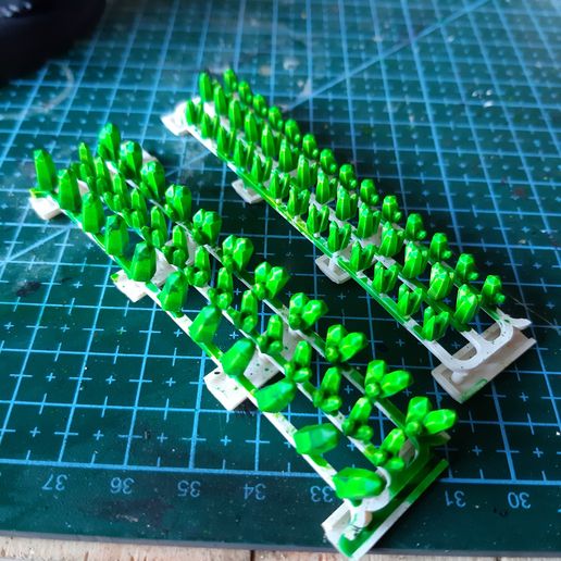 STL file Small Crystals for Basing (print-in-bulk) 🤏 ・3D print design ...