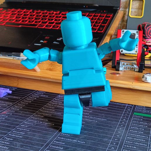 ️ Blocky articulated_boy・ STL File for 3D printing・Cults