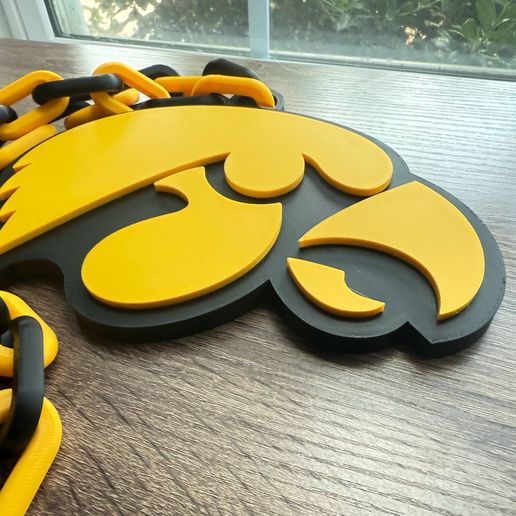 🏈 Iowa Hawkeyes Logo Oversized Necklace, Pendant Chain・ 3D File for 3D ...