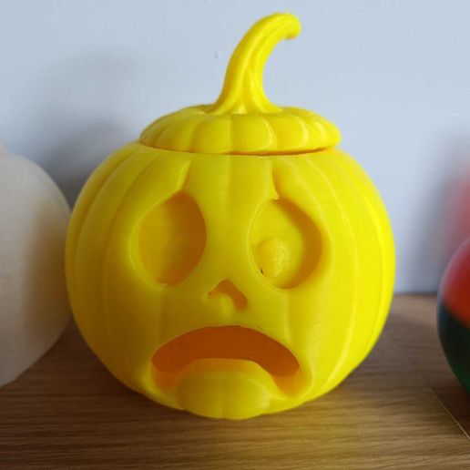 frightened pumpkin face