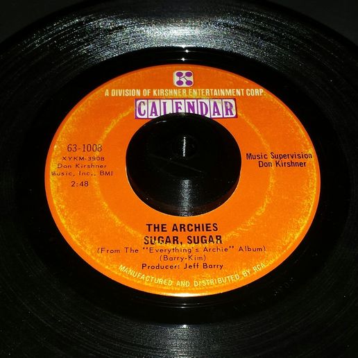 免费 STL 文件 'Volcano' Style 45 RPM Record Adapter 🌋 ・可下载 3D 打印模型・Cults